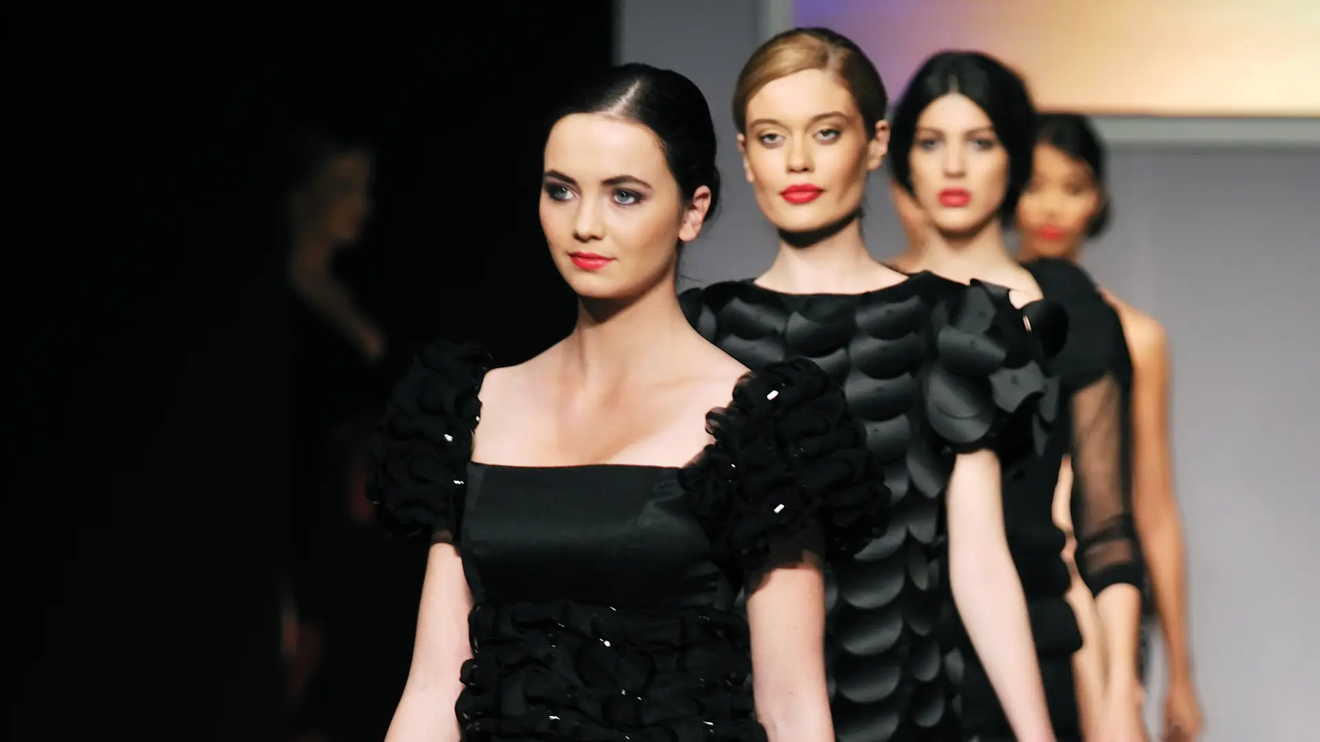 Requirements For Runaway Modelling DIYA MIDI DRESS WHITE | Runaway